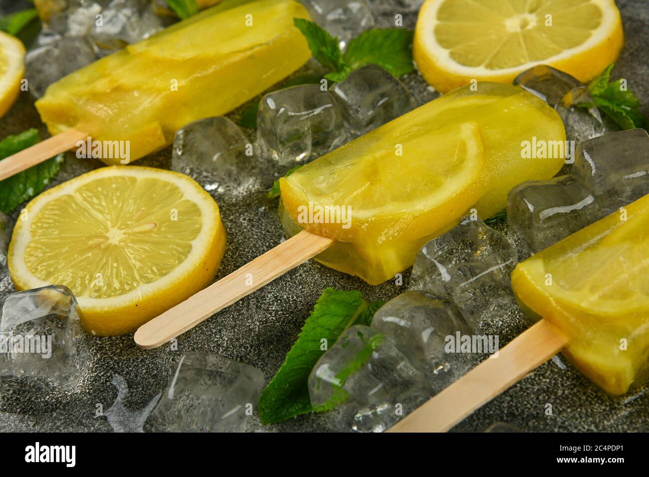 Lemon freezer pop hi-res stock photography and images - Alamy