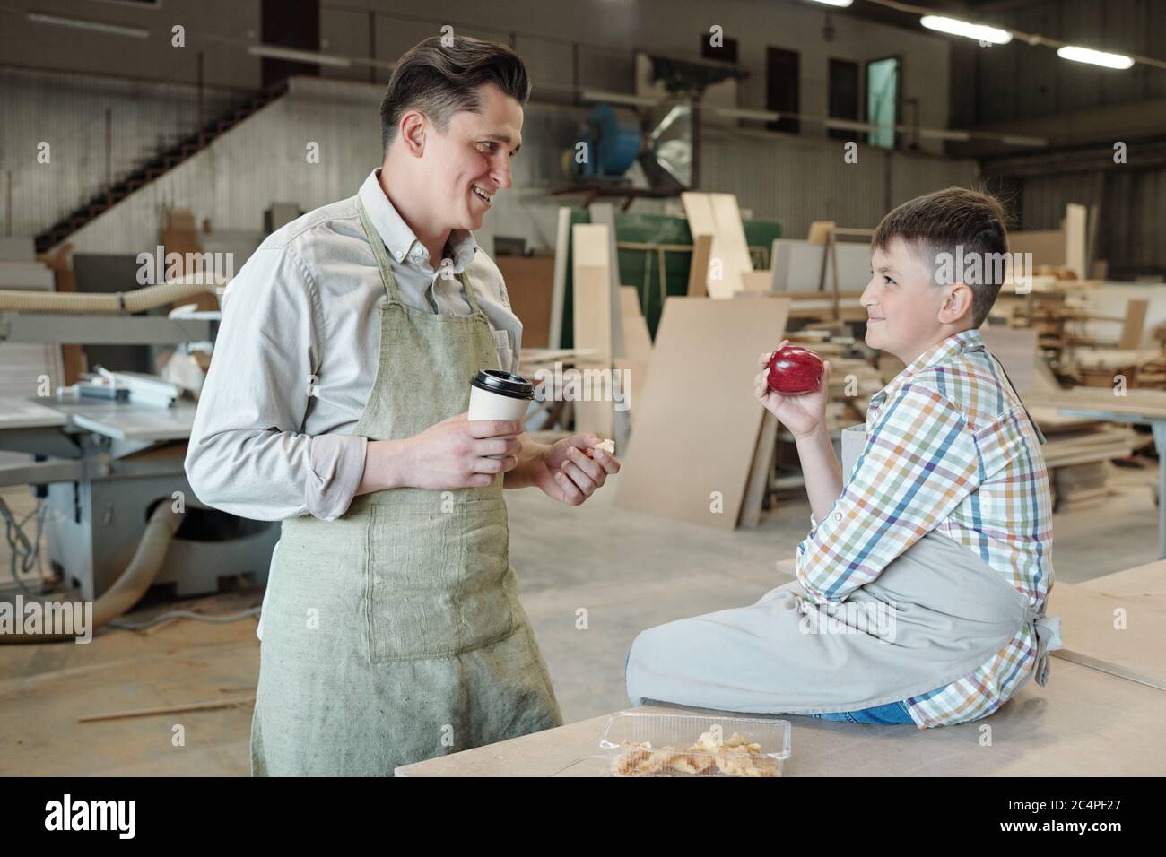 Parent son coffee shop hi-res stock photography and images - Alamy