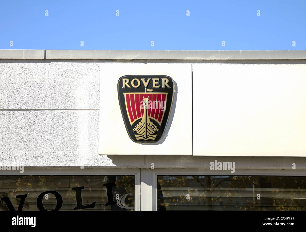 Range rover classic logo hi-res stock photography and images - Alamy