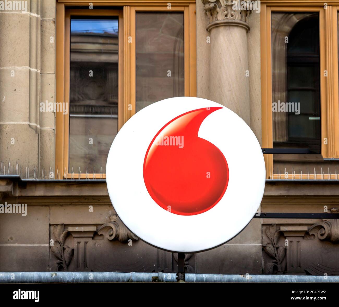 Vodafone mobile phone australia hi-res stock photography and images - Alamy