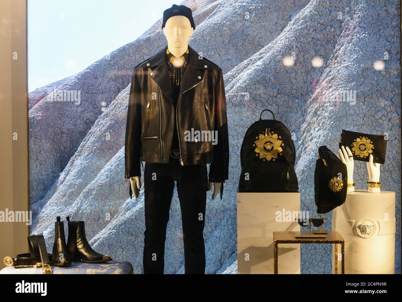 Mens bag display hi-res stock photography and images - Alamy