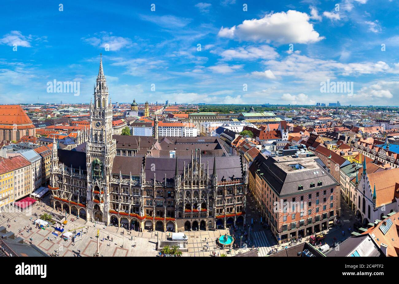 Aerial view on Marienplatz town hall and Frauenkirche in Munich ...