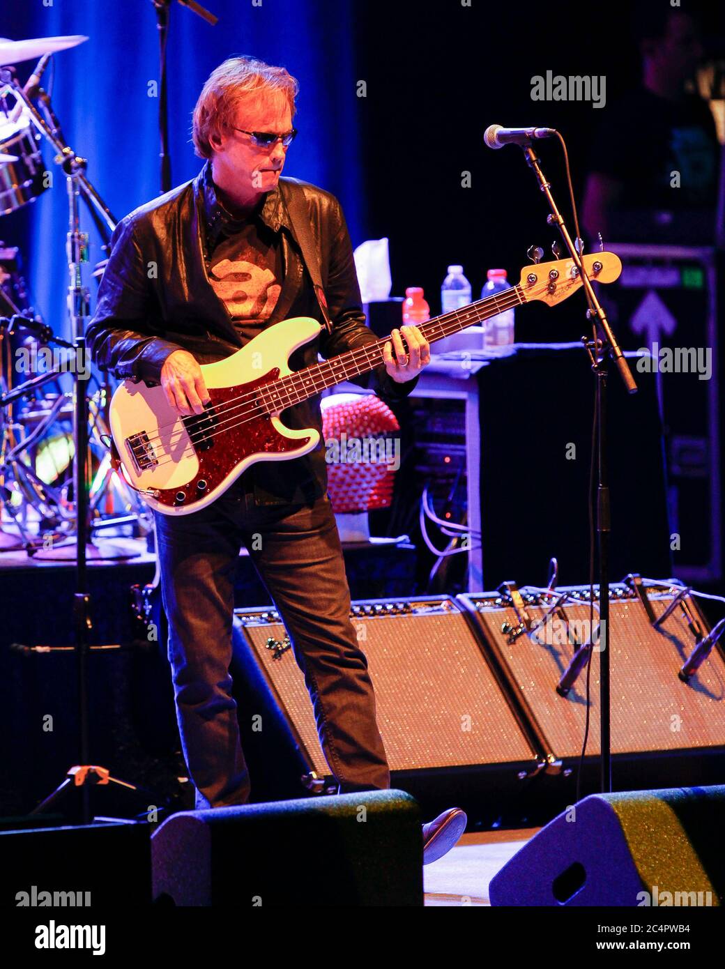 Richard Page performs with Ringo Starr and the All Starr Band at the ...