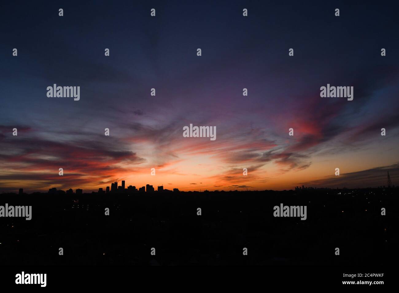 Toronto skyline with purple light hi-res stock photography and images ...