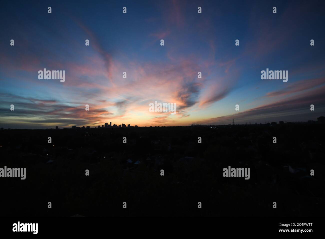 Toronto skyline with purple light hi-res stock photography and images ...