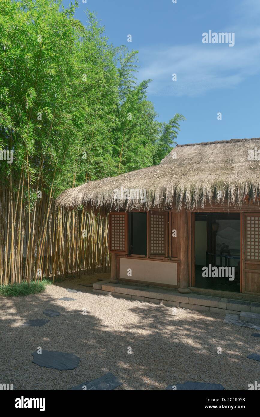 Chinese farmhouse hi-res stock photography and images - Alamy