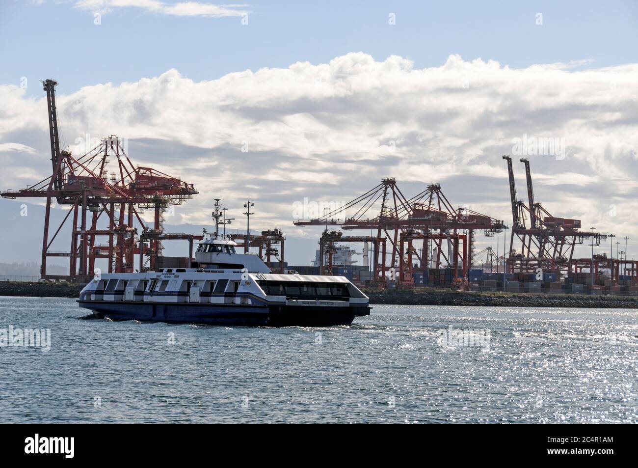 Commuter service hi-res stock photography and images - Alamy