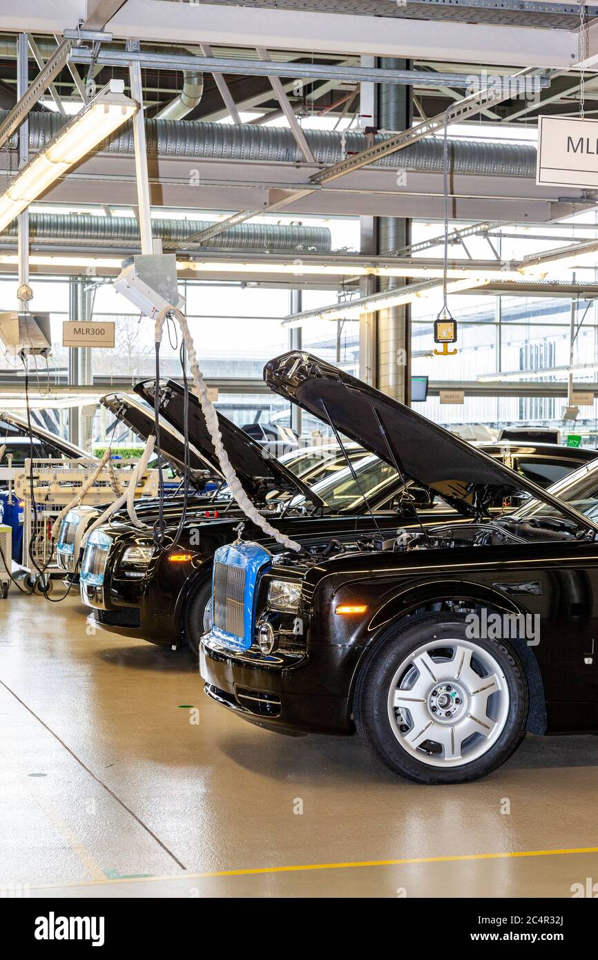 Rolls royce motor cars hi-res stock photography and images - Alamy