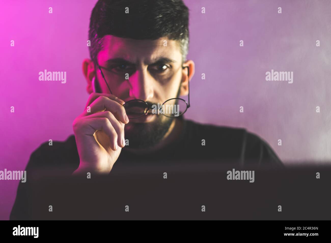 Shocked young man Stock Photo - Alamy