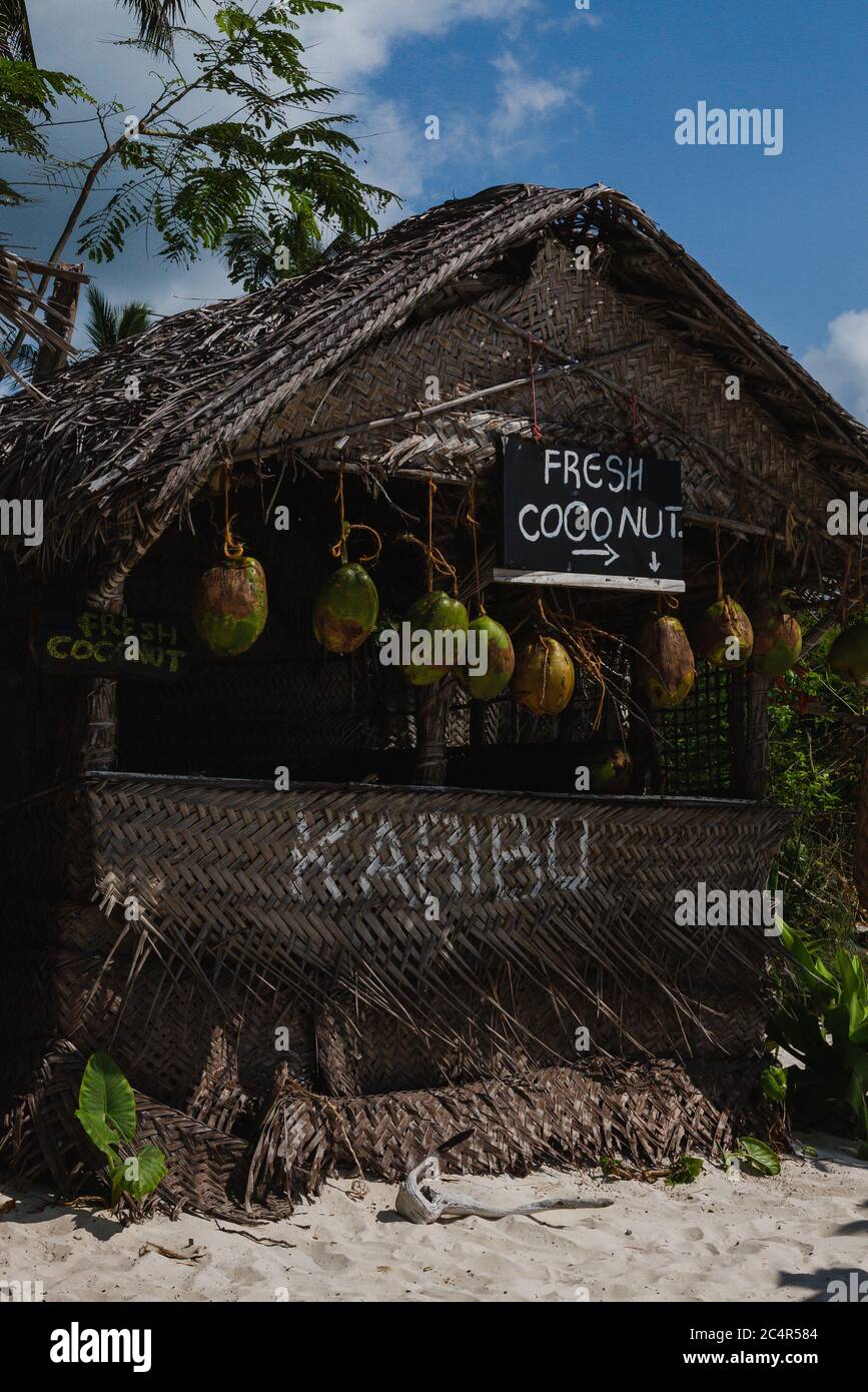 Coconut stand hi-res stock photography and images - Alamy