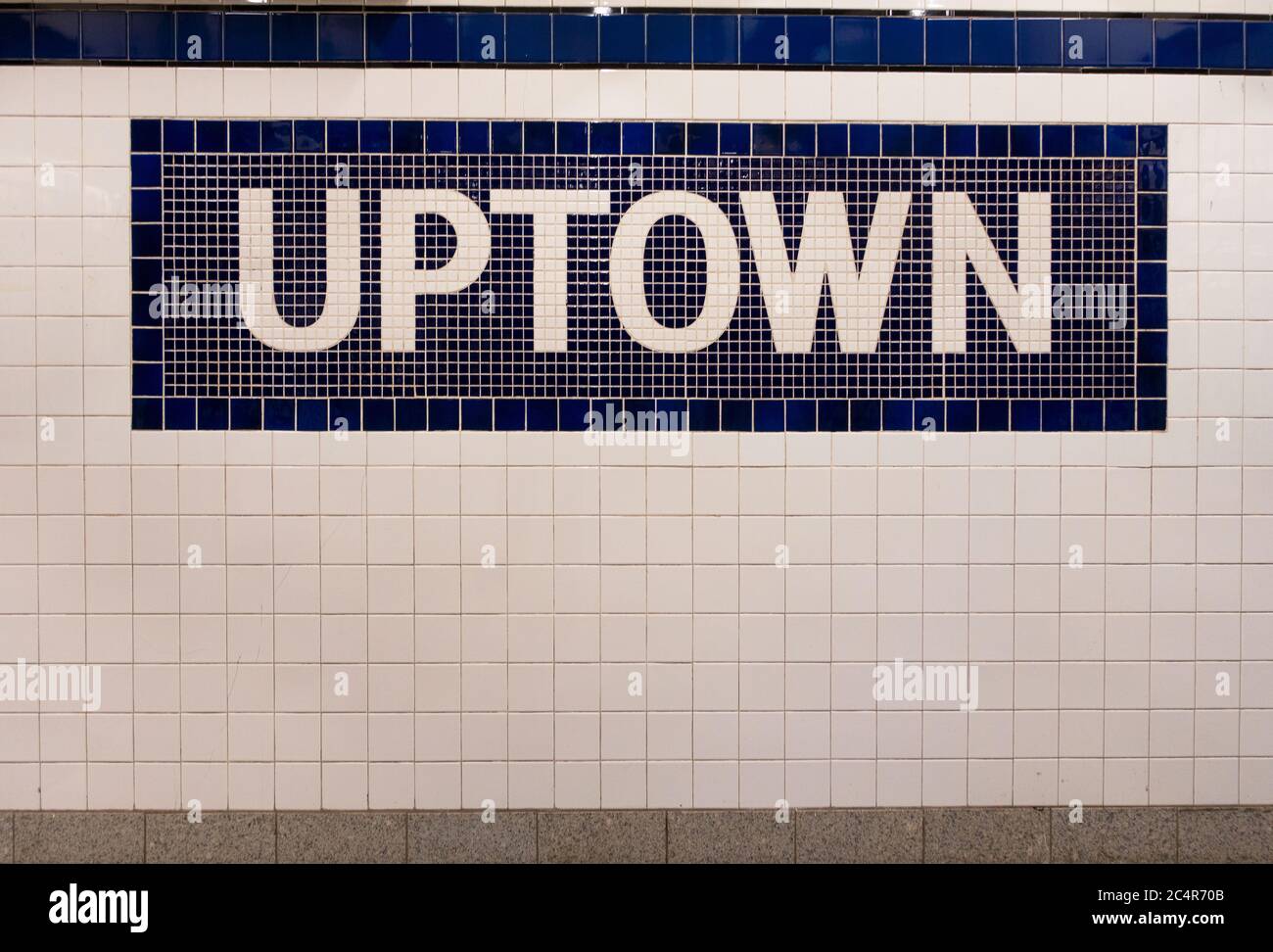 Uptown subway sign in Manhattan NYC Stock Photo - Alamy