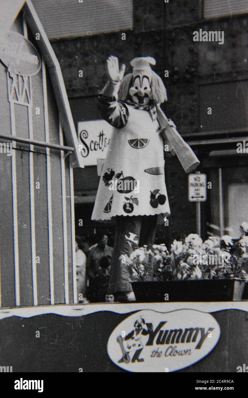 Fine 70s vintage black and white photography of Yummy the Clown ...
