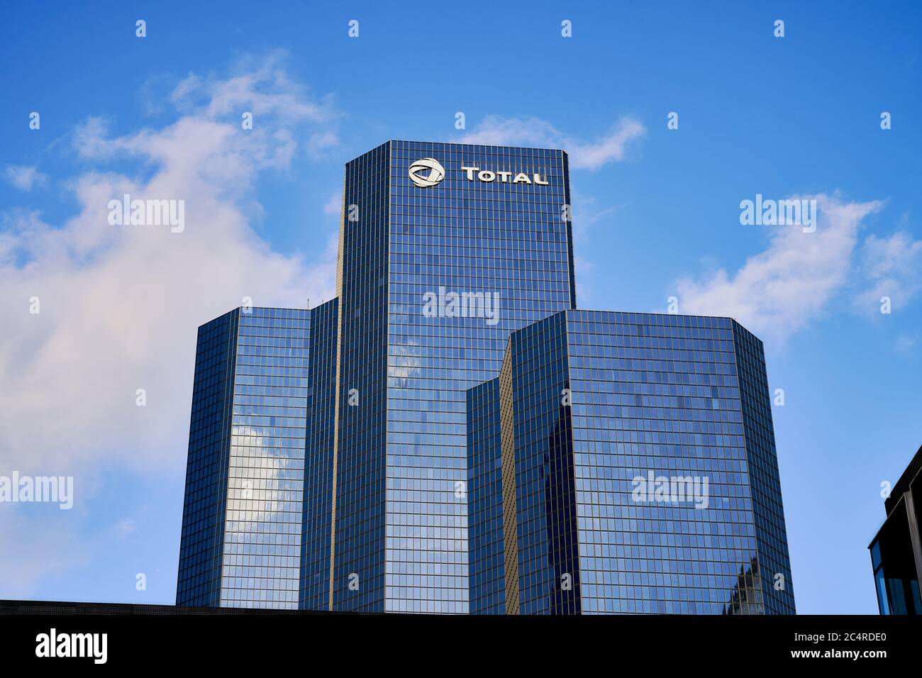 Total Headquarters France High Resolution Stock Photography and Images ...