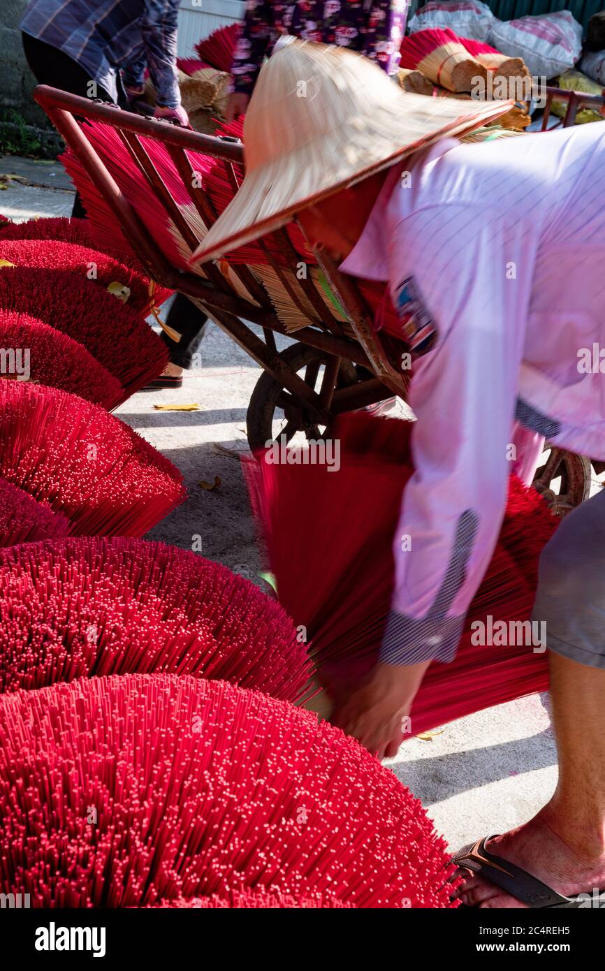 Traditional incense hi-res stock photography and images - Alamy