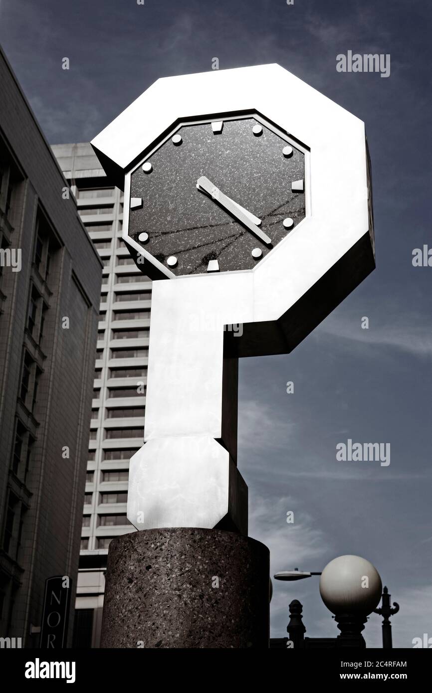 Seattle clock hi-res stock photography and images - Alamy