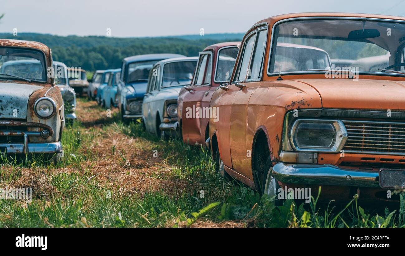 Car in bad condition hi-res stock photography and images - Alamy