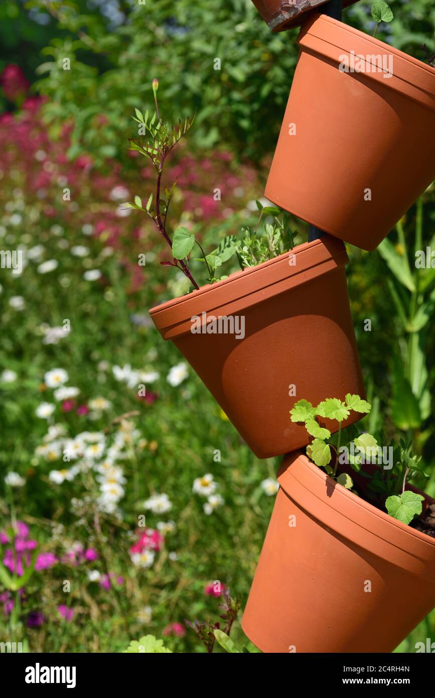 Clay pot garden decoration hi-res stock photography and images - Alamy