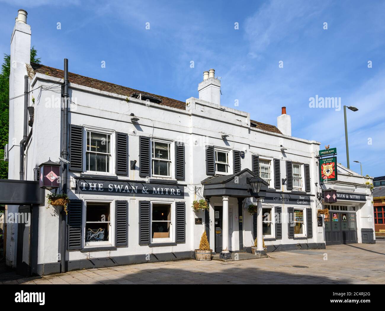 Bromley (London) in Kent, UK. The Swan & Mitre public house at the ...