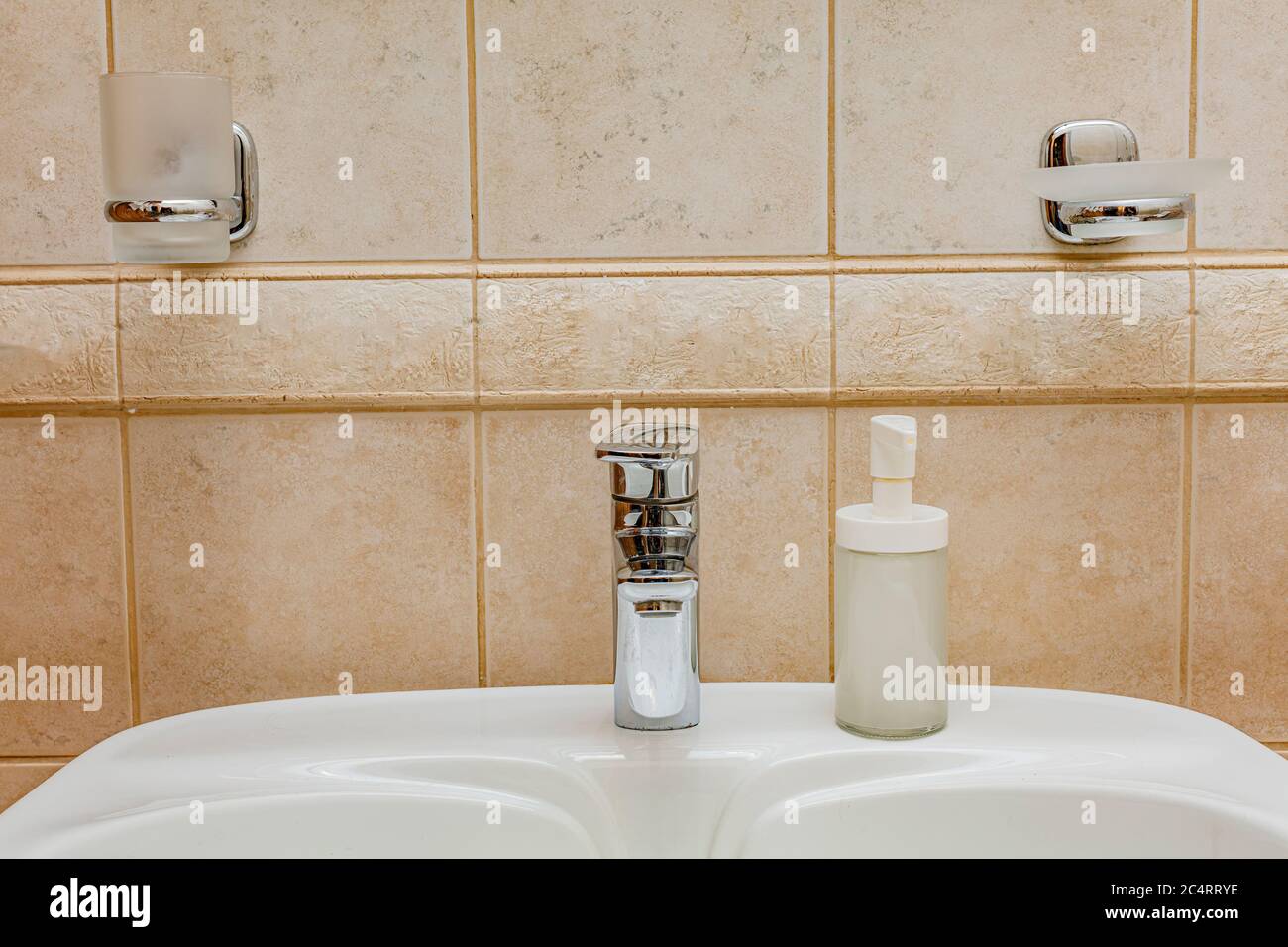 Overflowing sink hi-res stock photography and images - Alamy