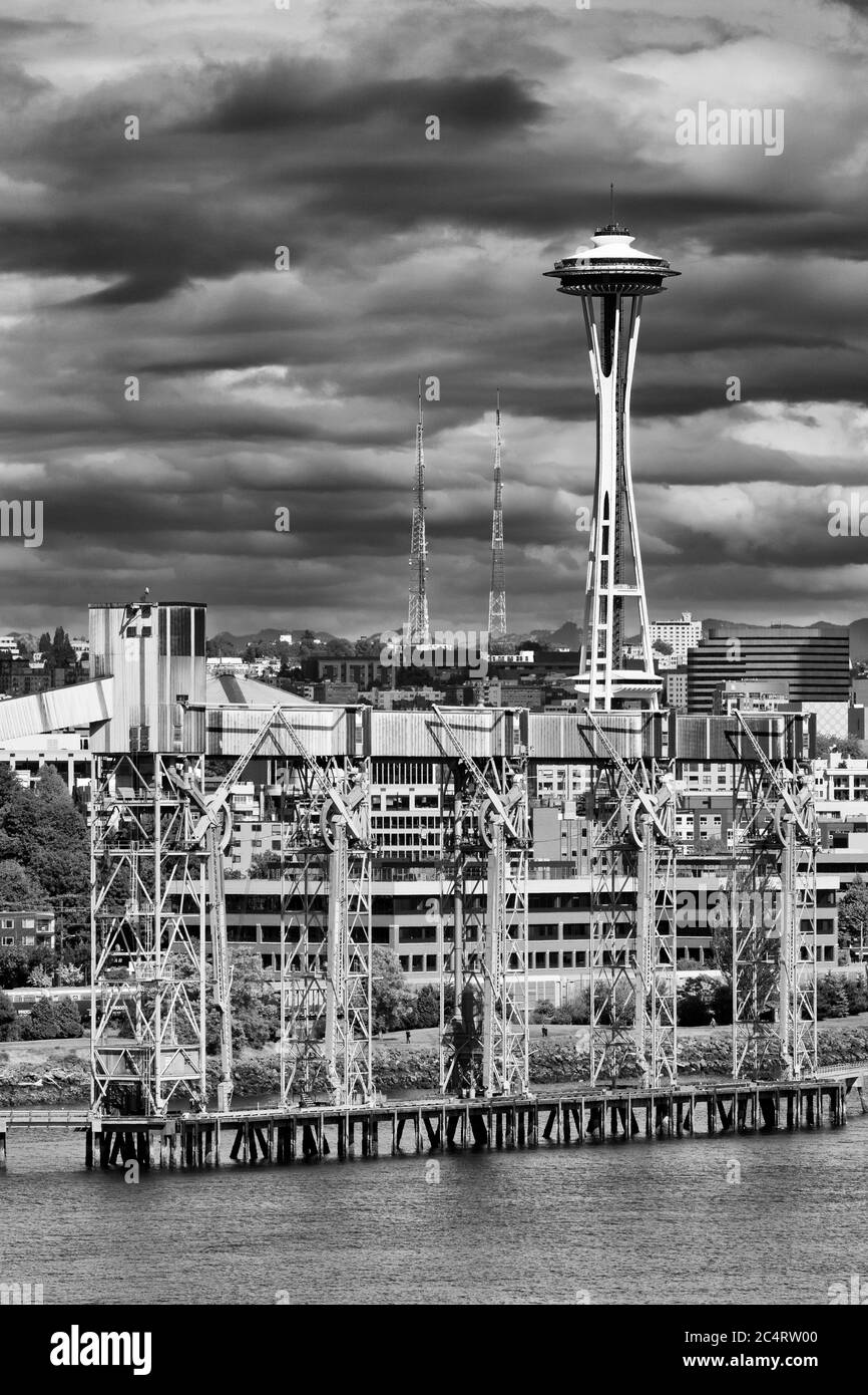 Space needle Black and White Stock Photos & Images - Alamy