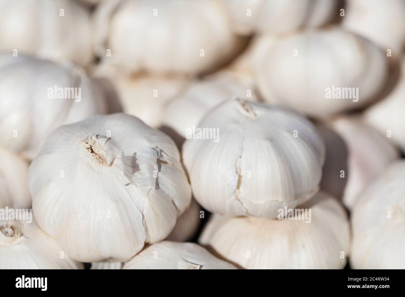 Stack garlic bulbs full hi-res stock photography and images - Alamy