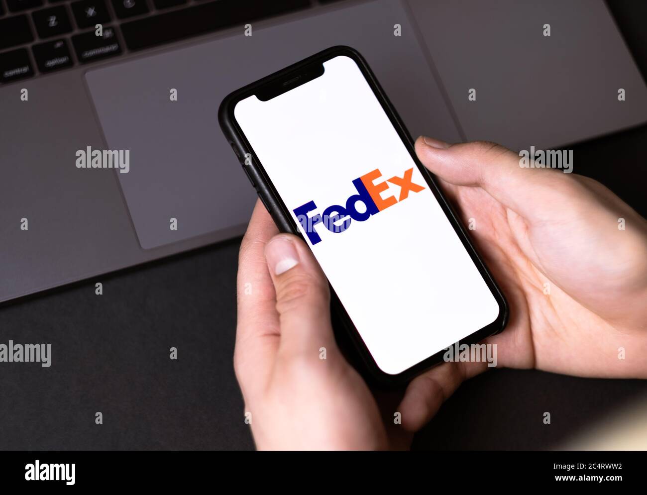 Fedex app logo hi-res stock photography and images - Alamy