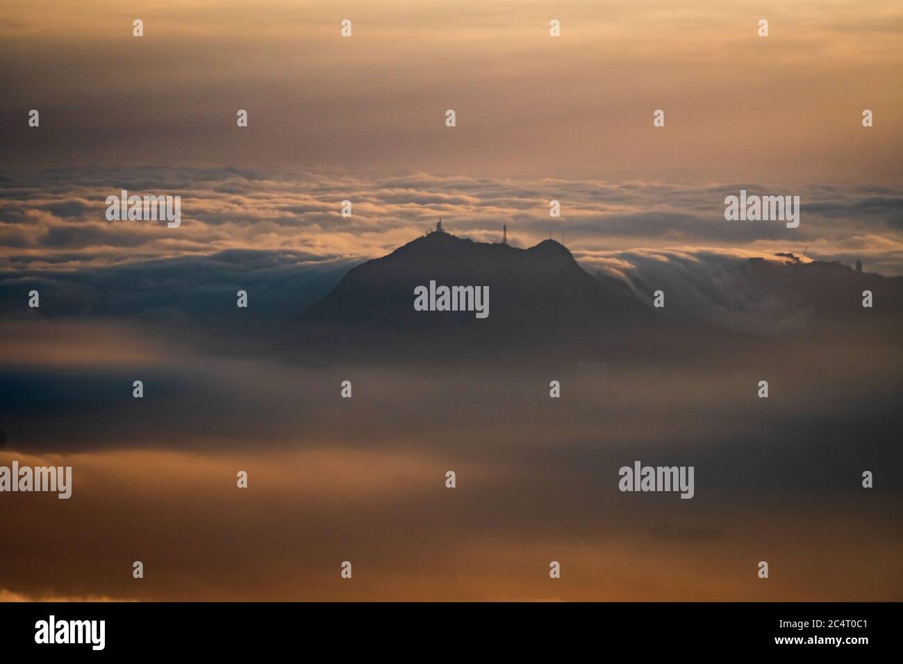 Mesmerizing scenery of the beautiful blue sky with clouds background ...