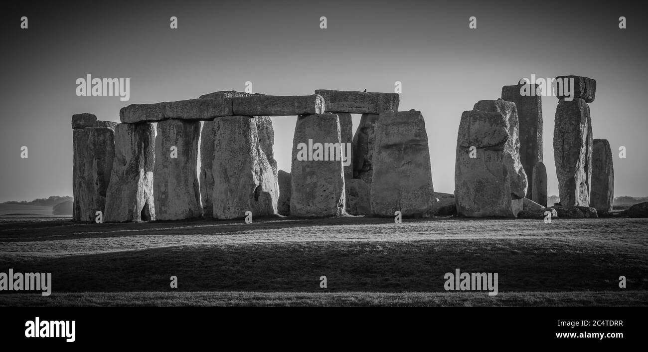 World famous rocks of Stonehenge in England Stock Photo - Alamy
