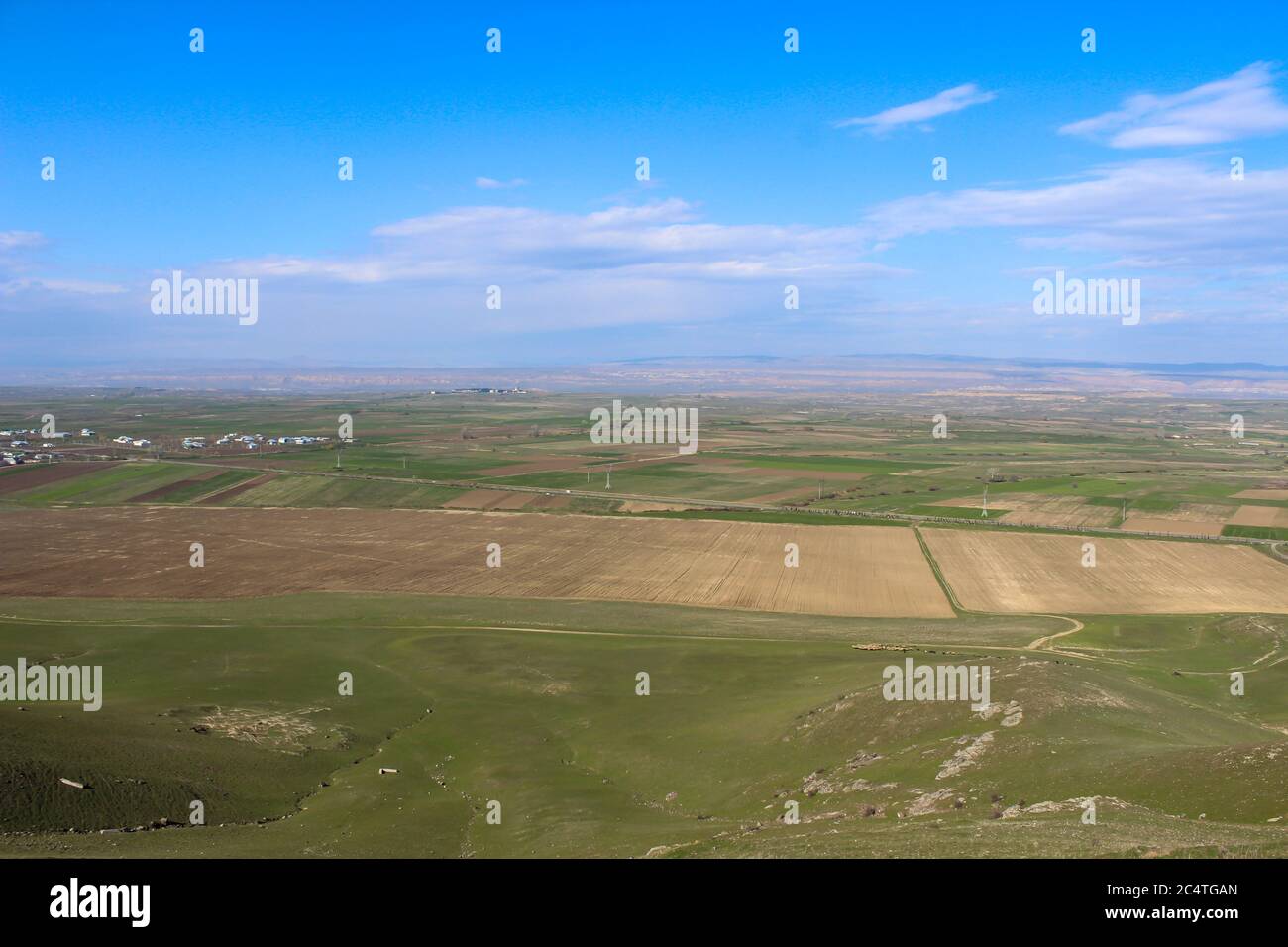 Wide landscape green grass country hi-res stock photography and images ...