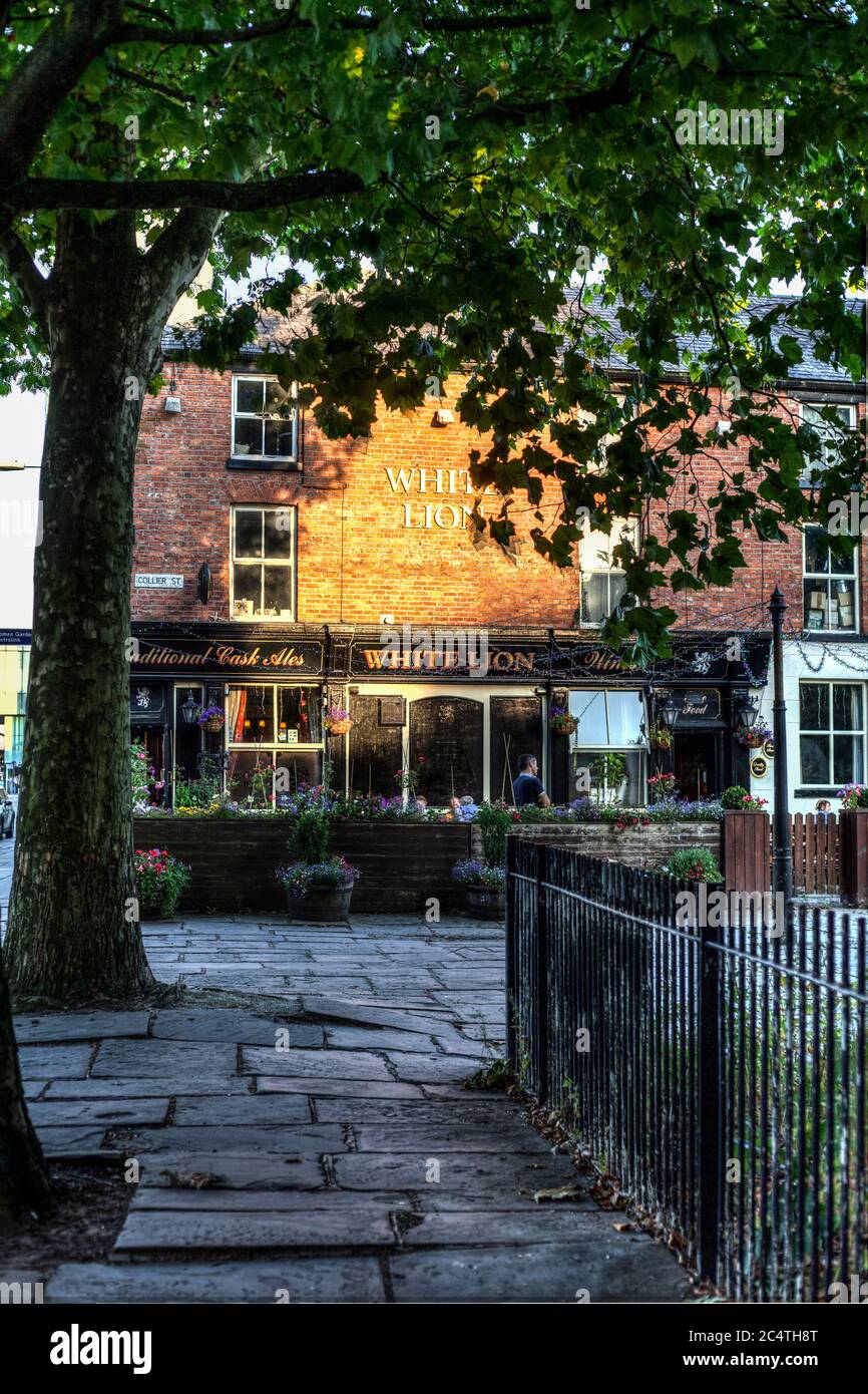 Pub, British, architecture, buildings, Manchester, stylish and retro ...