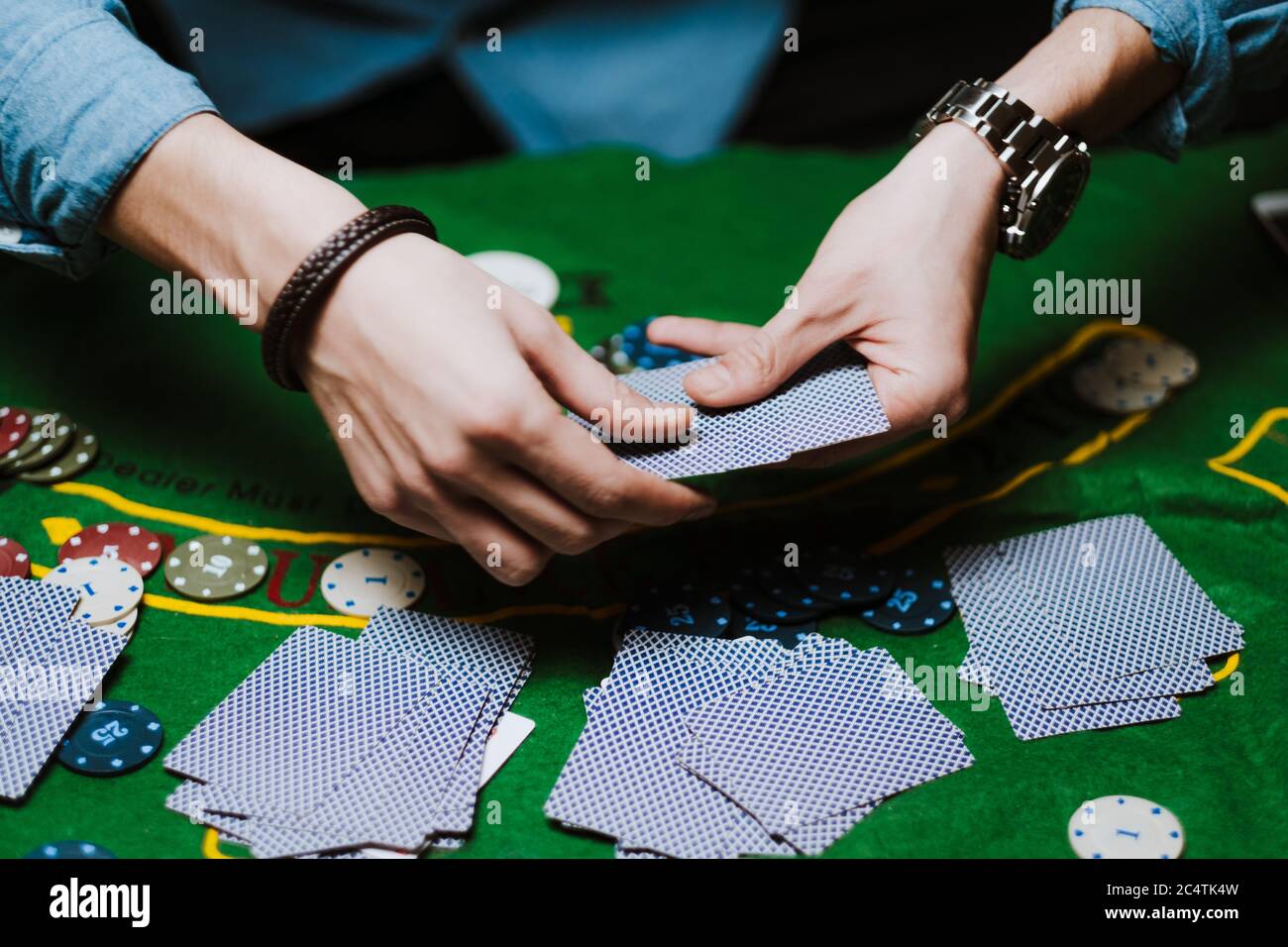 Cheating at cards hi-res stock photography and images - Alamy