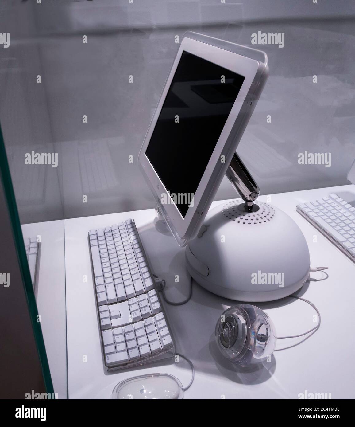 Old desktop computer hi-res stock photography and images - Alamy