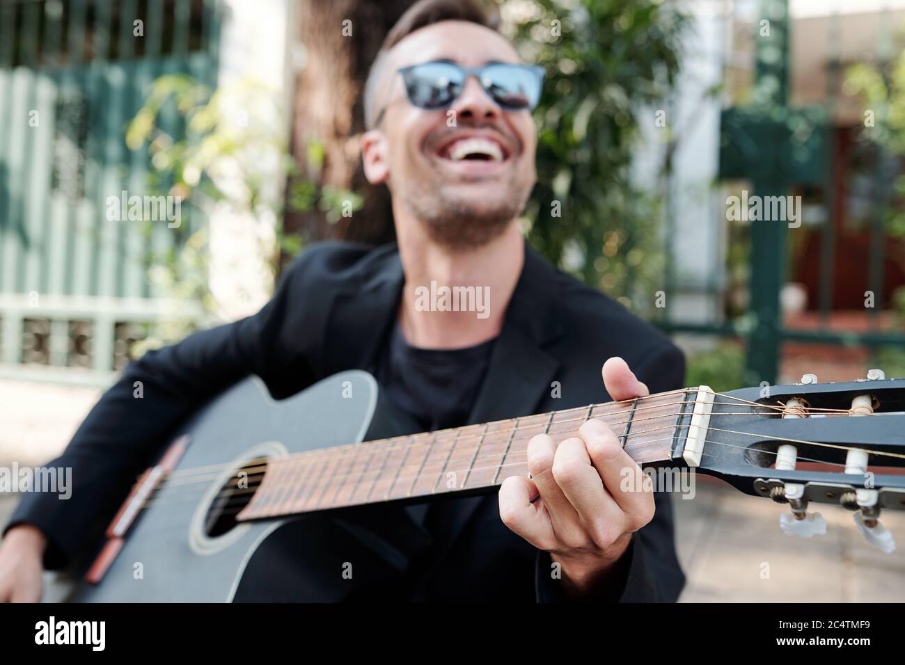 Pavement rock band hi-res stock photography and images - Alamy