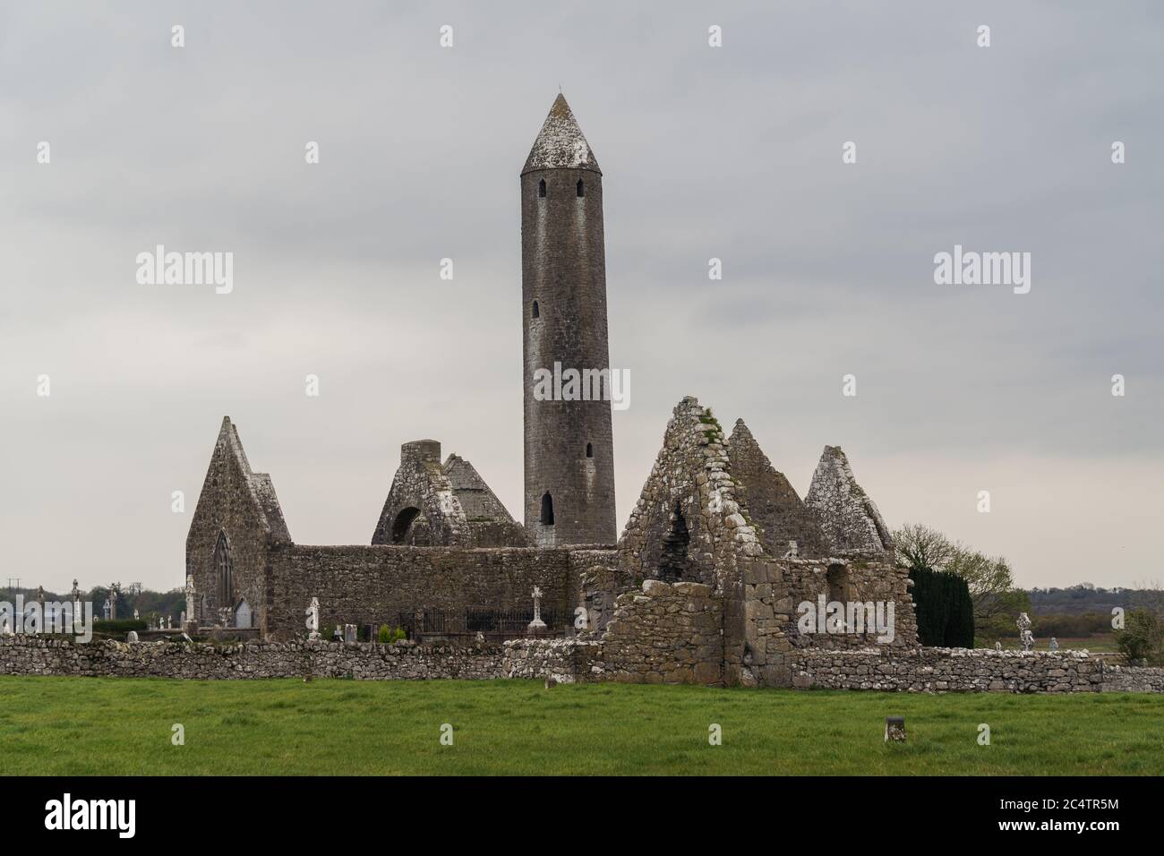 Kilmacduagh Abbey High Resolution Stock Photography and Images - Alamy