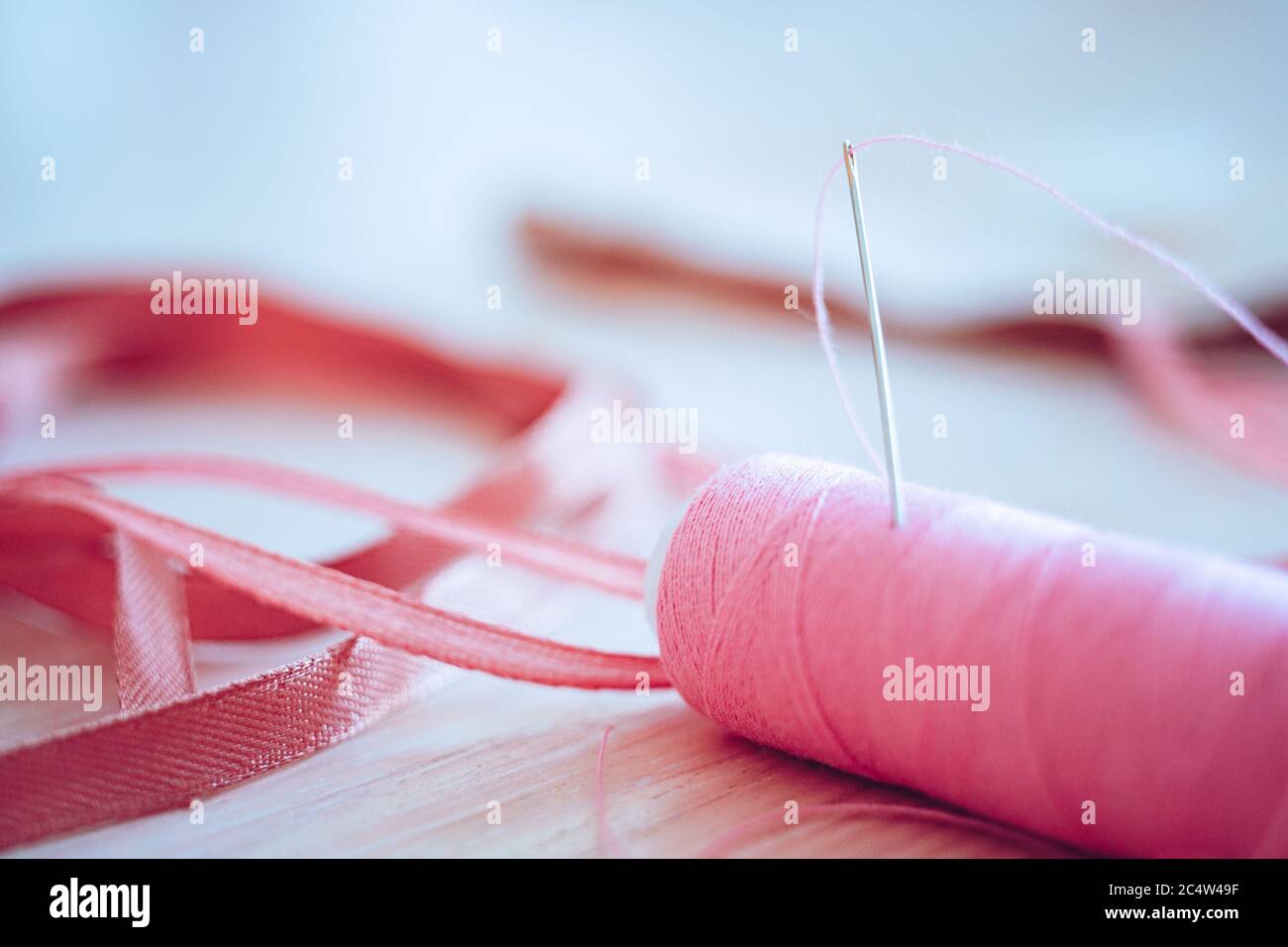 Needle thread side view hi-res stock photography and images - Alamy