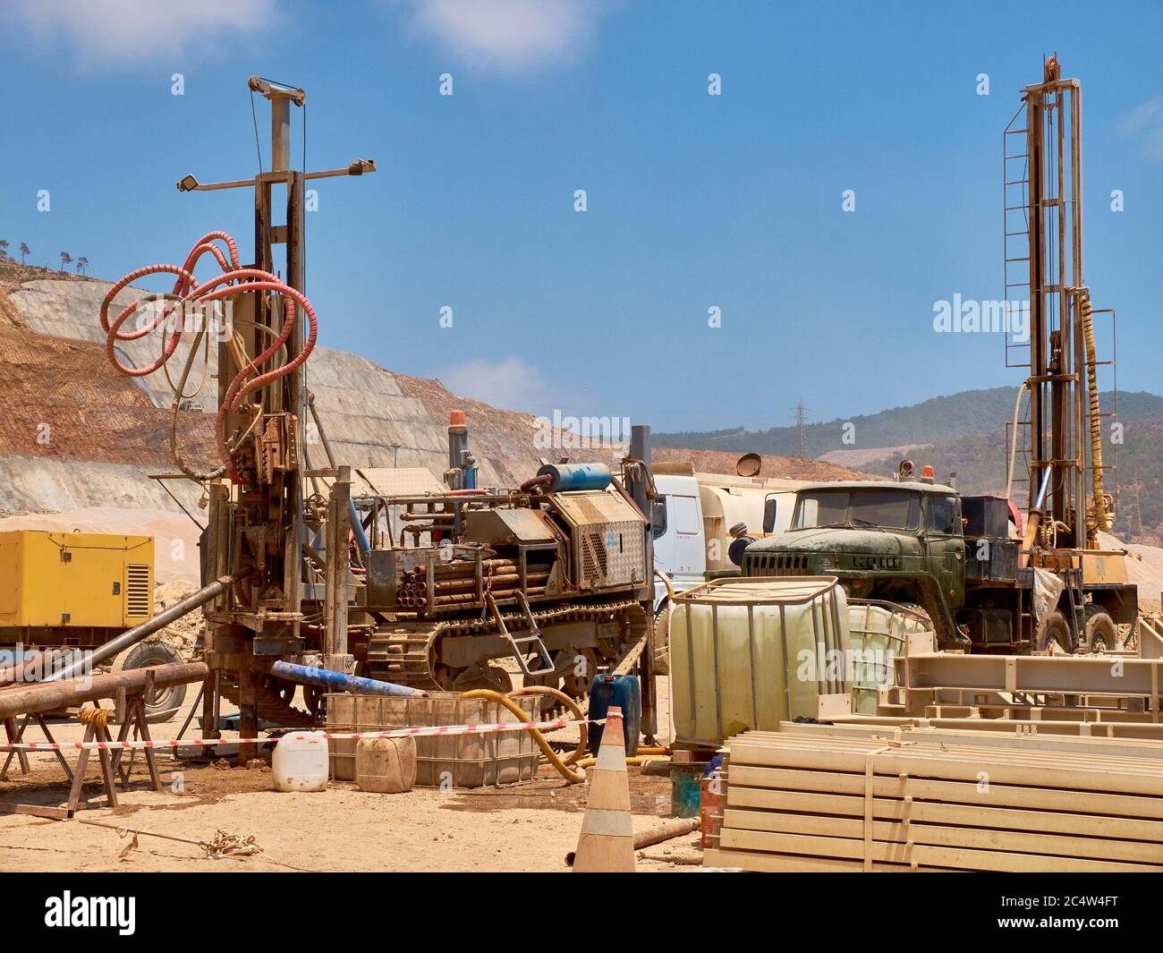 Mobile boring rig hi-res stock photography and images - Alamy
