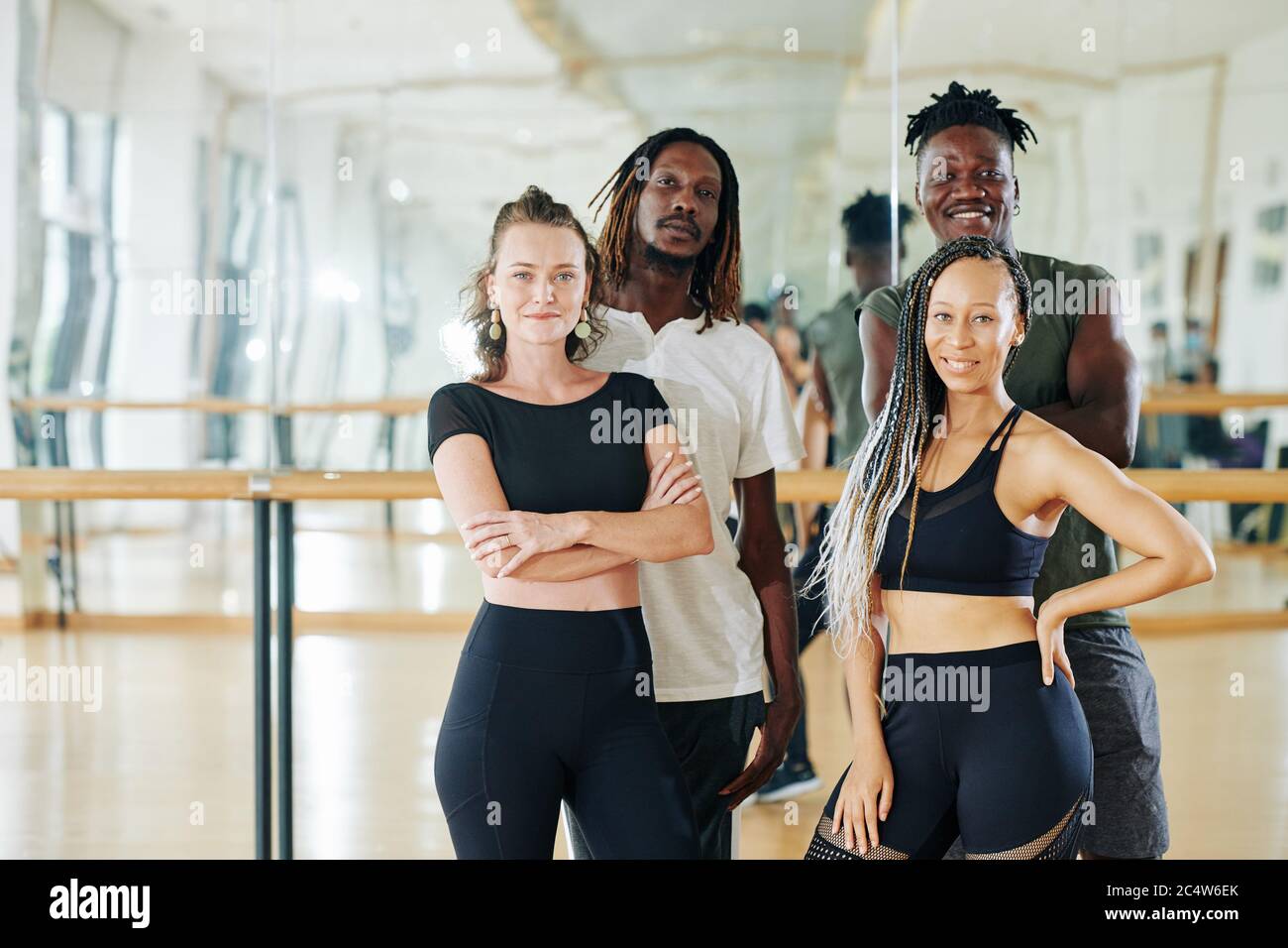 Multi ethnic dance team hi-res stock photography and images - Alamy