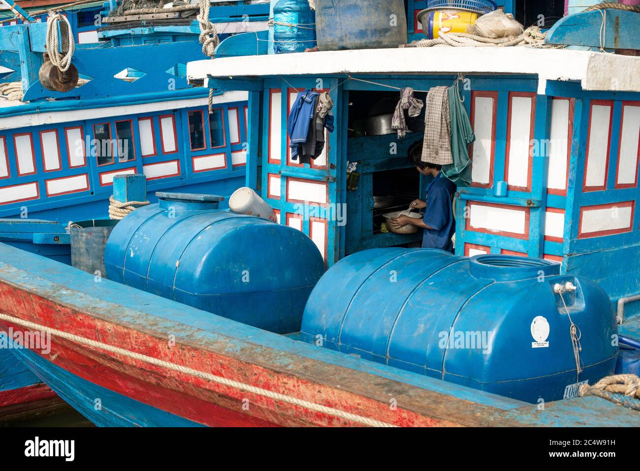 Old vietnamese wooden boat hi-res stock photography and images - Alamy