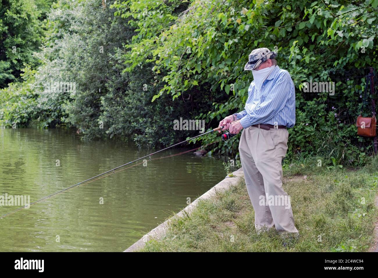 Fishing in new york city hi-res stock photography and images - Alamy
