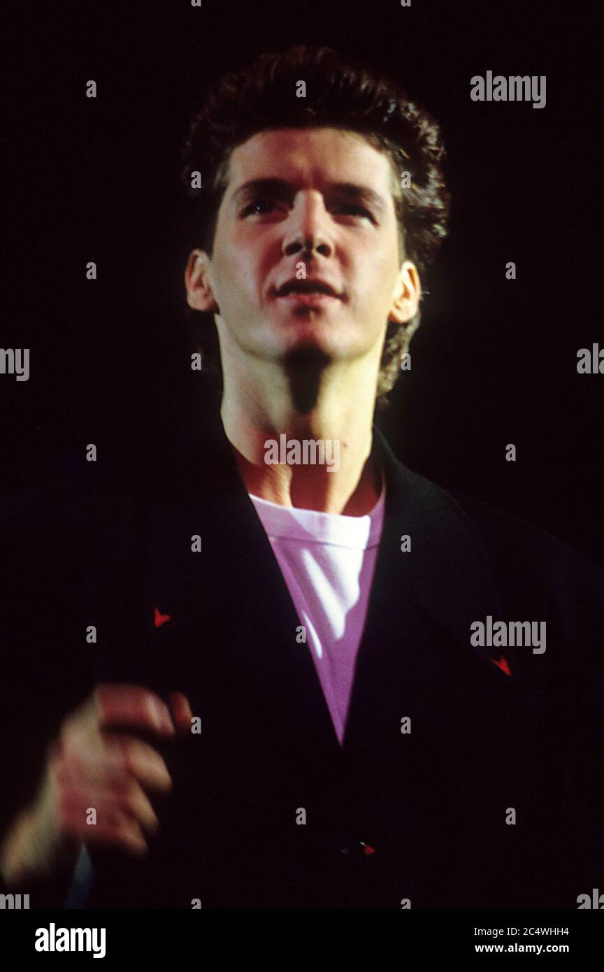 Simon Climie from Climie Fisher live at the Dominion. London, November ...