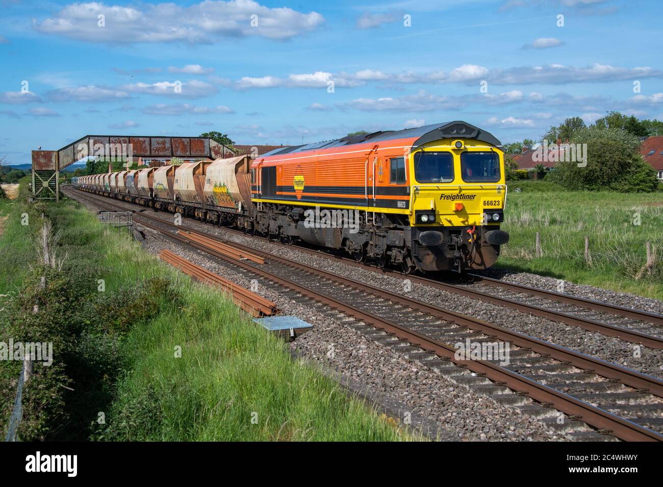 66623 works 6V54 Radlett Redland Roadstone - East Usk Yard Stock Photo ...