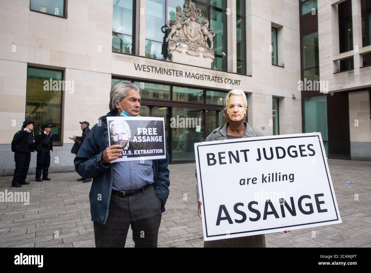 Supporters of Wikileaks founder Julian Assange outside Westminster ...