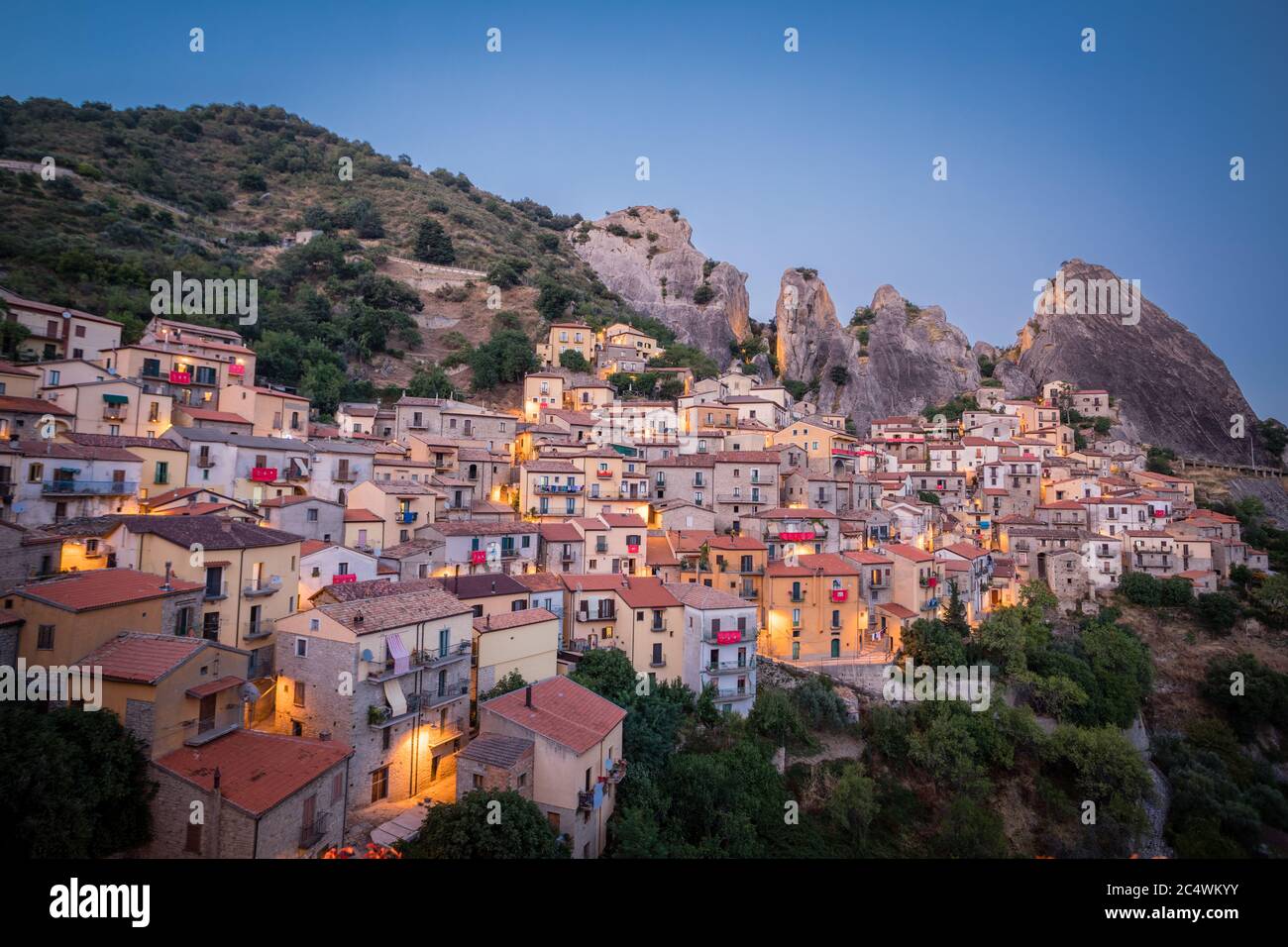Panorama of Castelmezzano, Basilicata Stock Photo - Alamy