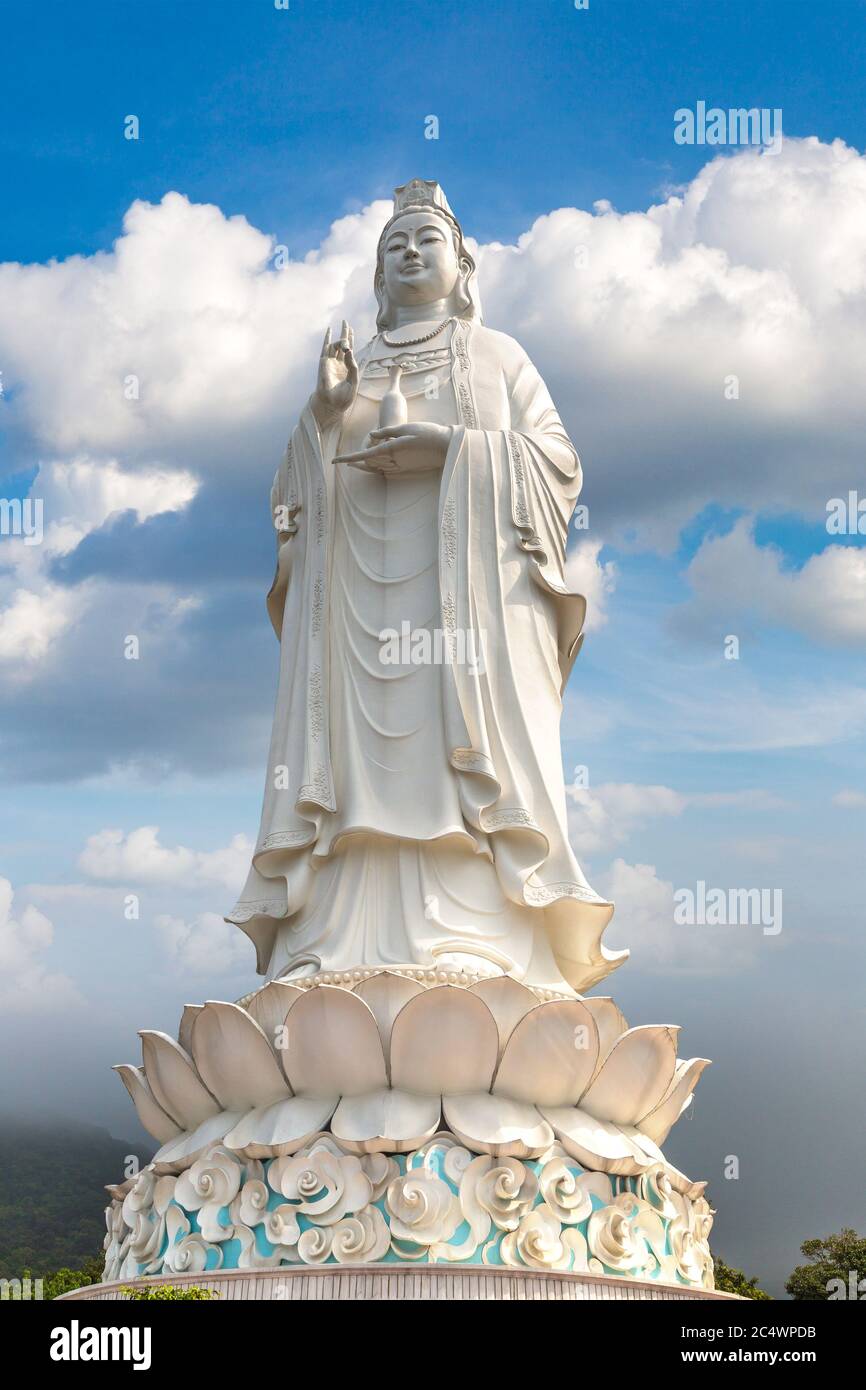White Buddha statue (Lady Buddha) at Linh Ung Pagoda, Danang, Vietnam ...