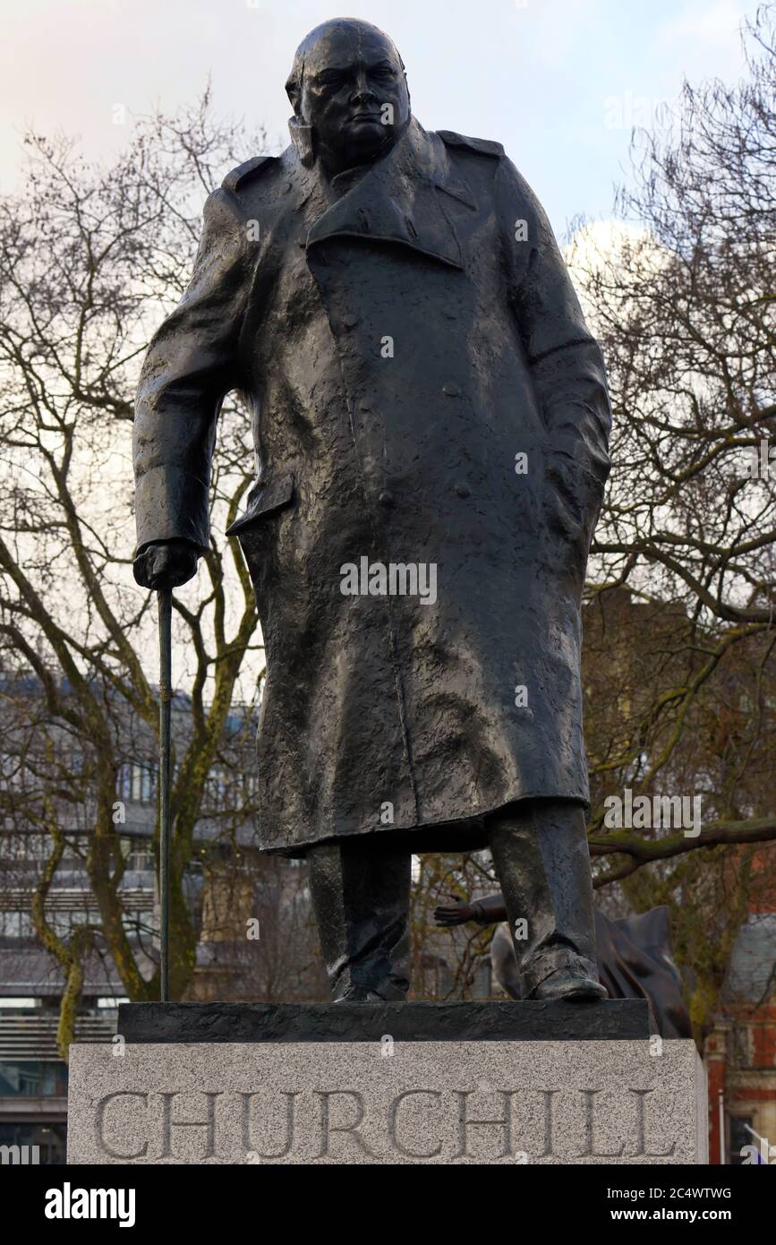 winston churchill statue in london Stock Photo - Alamy