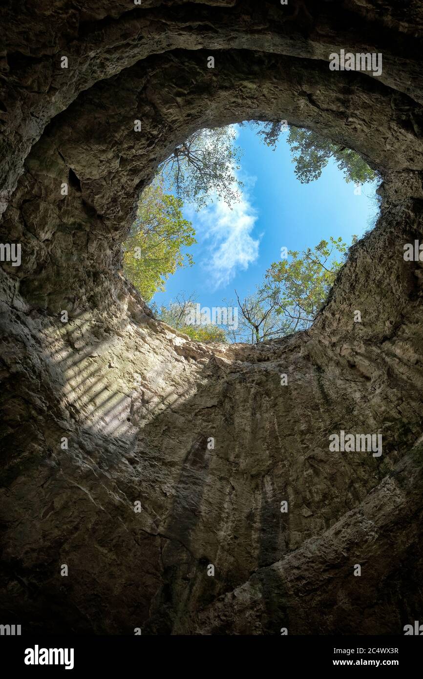 Inside cave looking out hi-res stock photography and images - Alamy