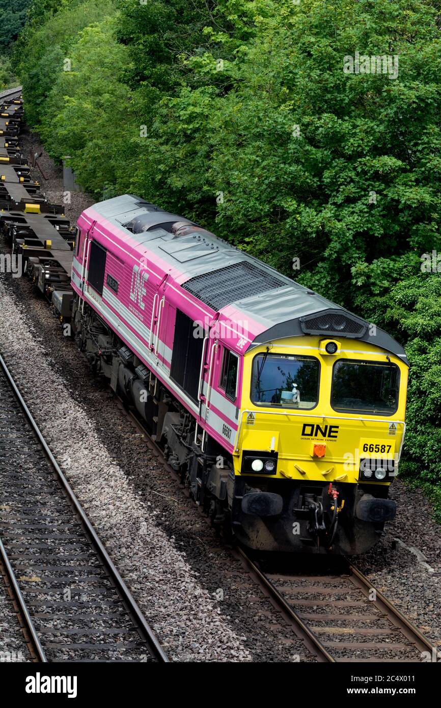 ONE (Ocean Network Express) class 66 diesel locomotive No. 66587 "AS ...