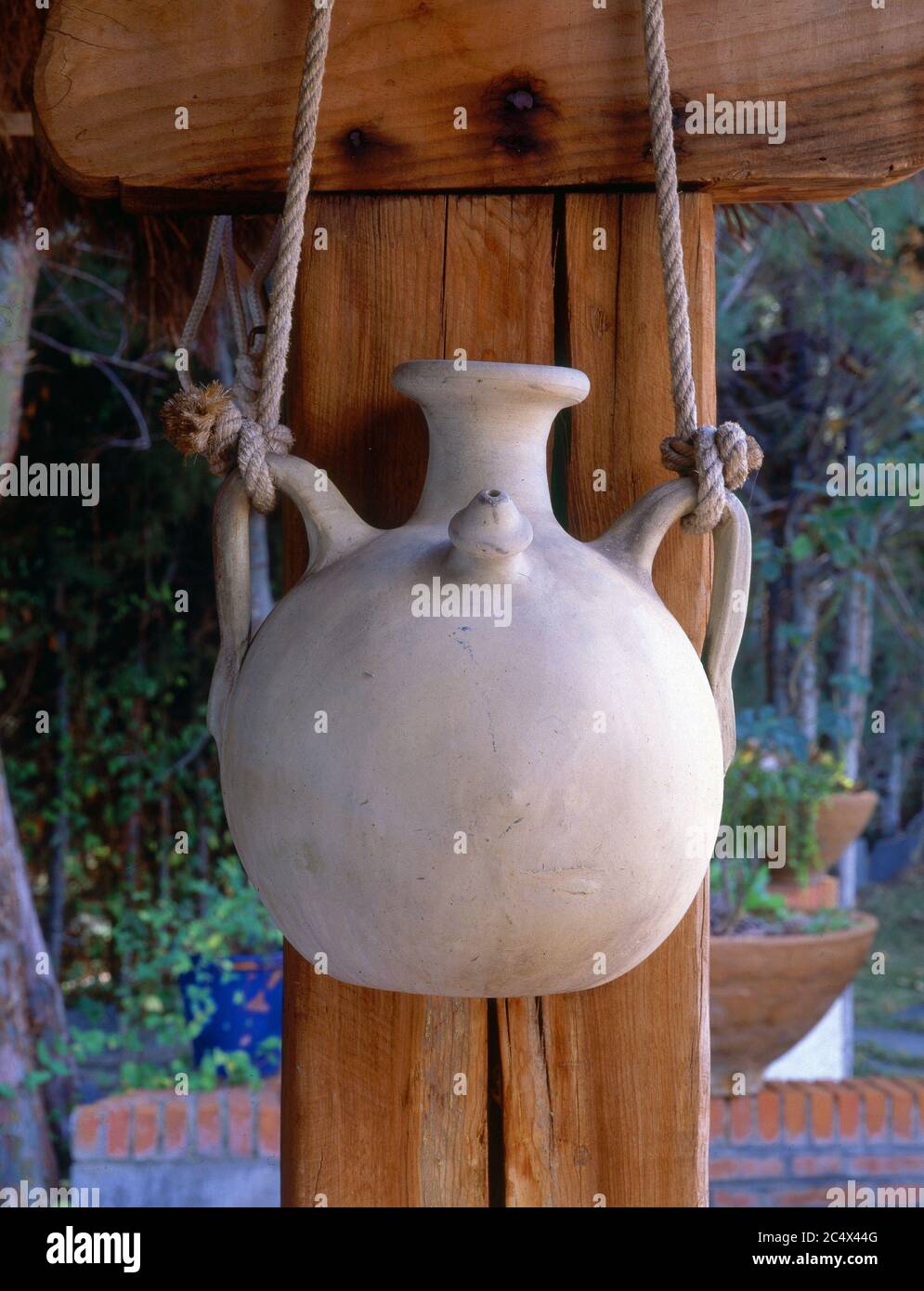 BOTIJO BARRAL DE HUERTA - ARTE POPULAR S XX. Location: ALFARERIA ...