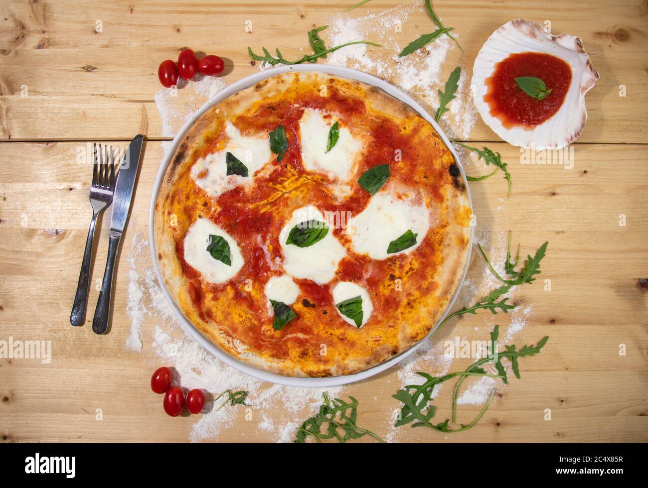 Thin crust healthy pizza hi-res stock photography and images - Alamy