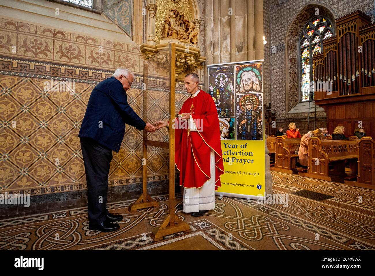 Holy communion ireland hi-res stock photography and images - Alamy